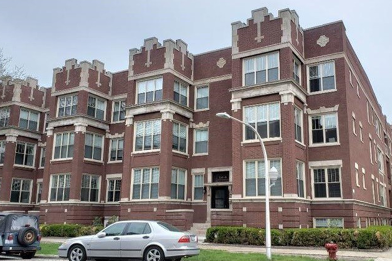 Steven Rapoport Sells 21 unit apartment building in Hyde Park – CRER